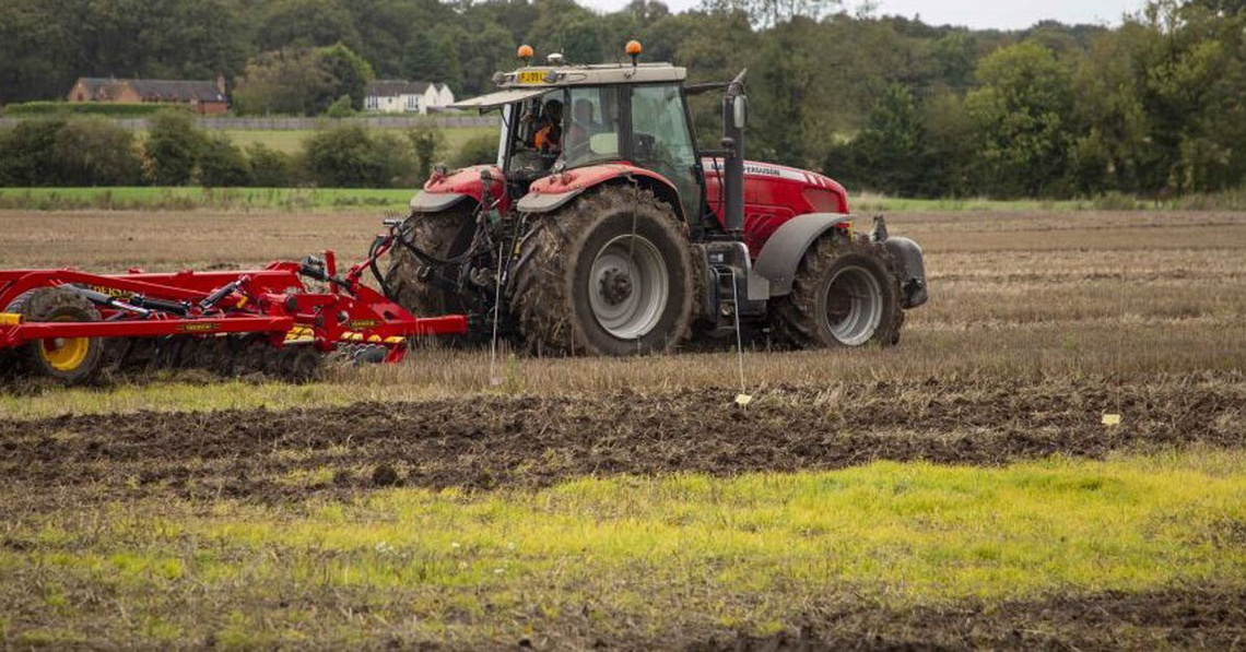 Jak sprawdzić stan używanych opon do ciągnika? | MICHELIN PL