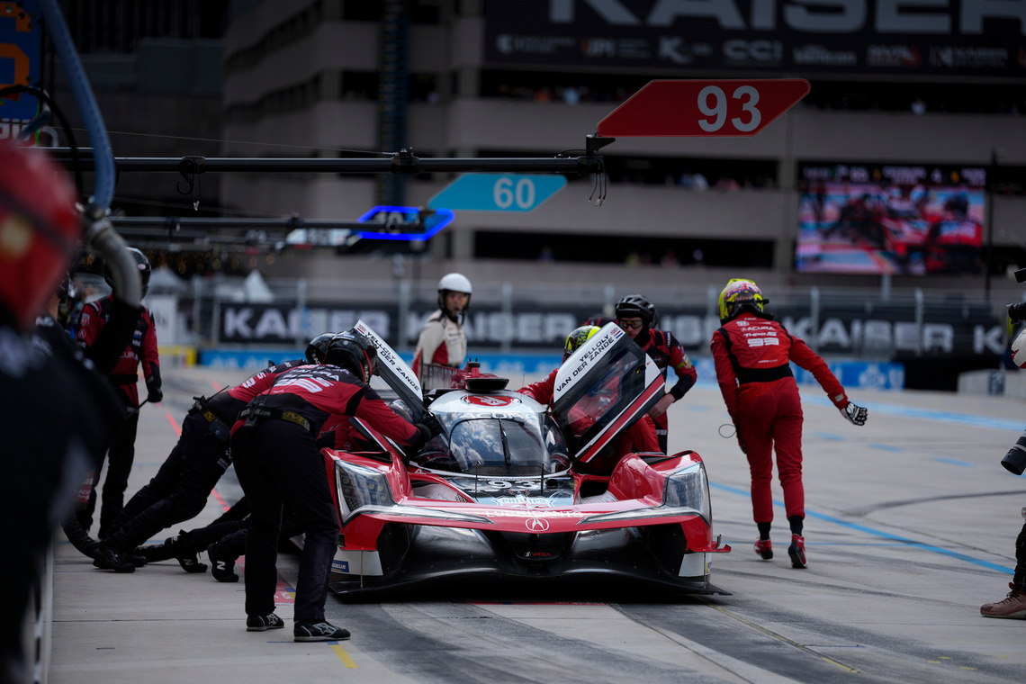 IMSA: MSR Acura breakthrough in Detroit on single set of Michelin tires